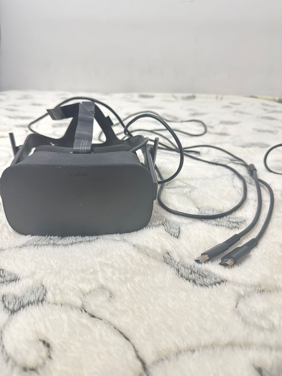 Наушники Oculus Rift CV1