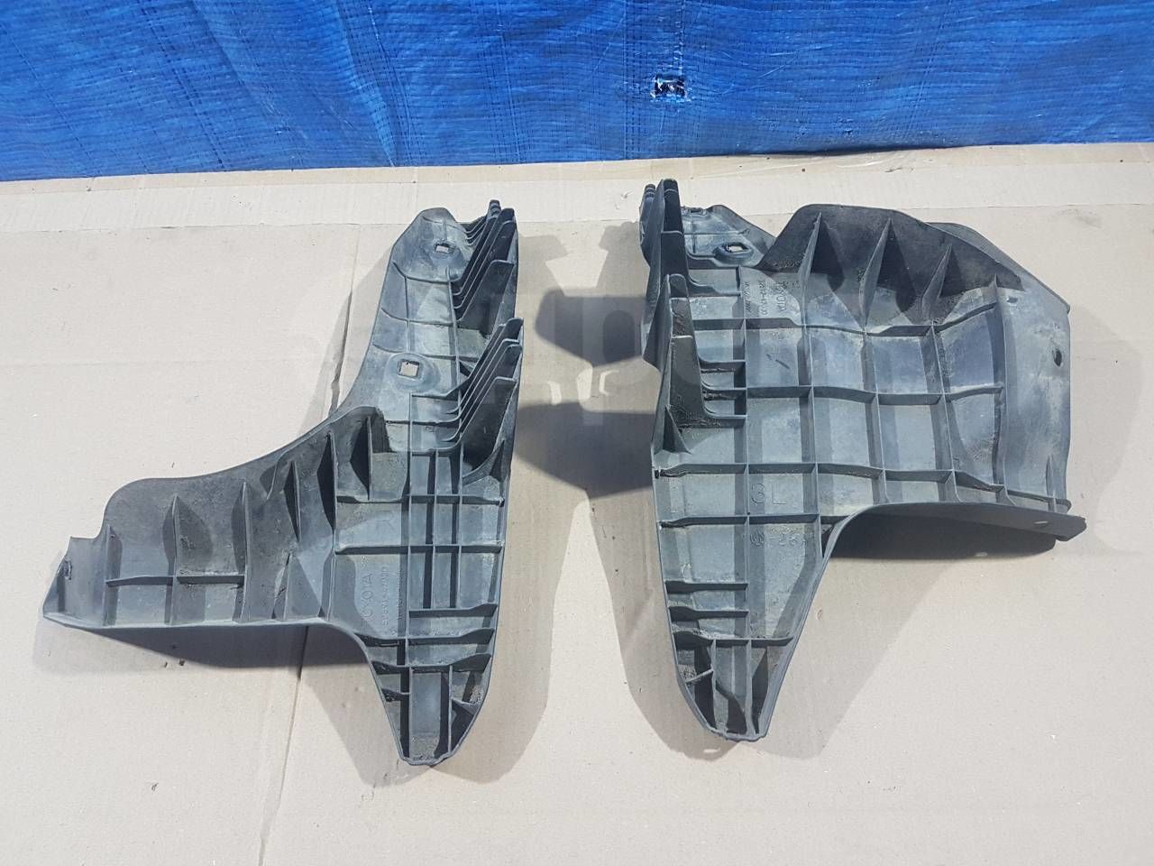 podkrilinik zadnii toyota prius