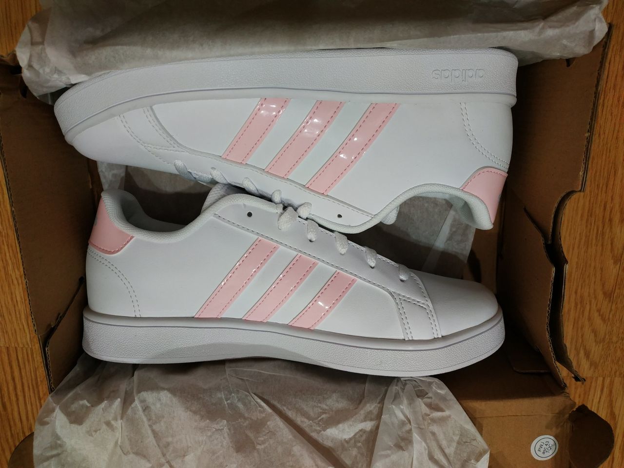 Новые кроссовки Adidas. Оригинал.