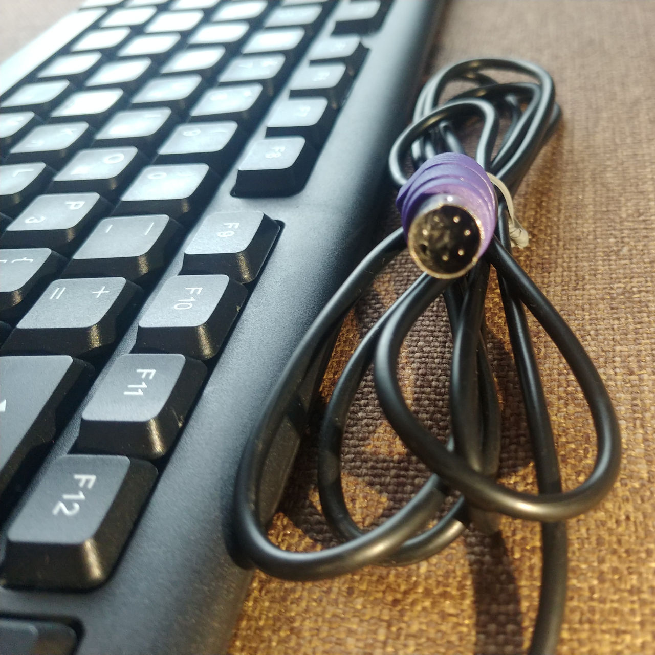 Клавиатура Defender HB-520 PS/2