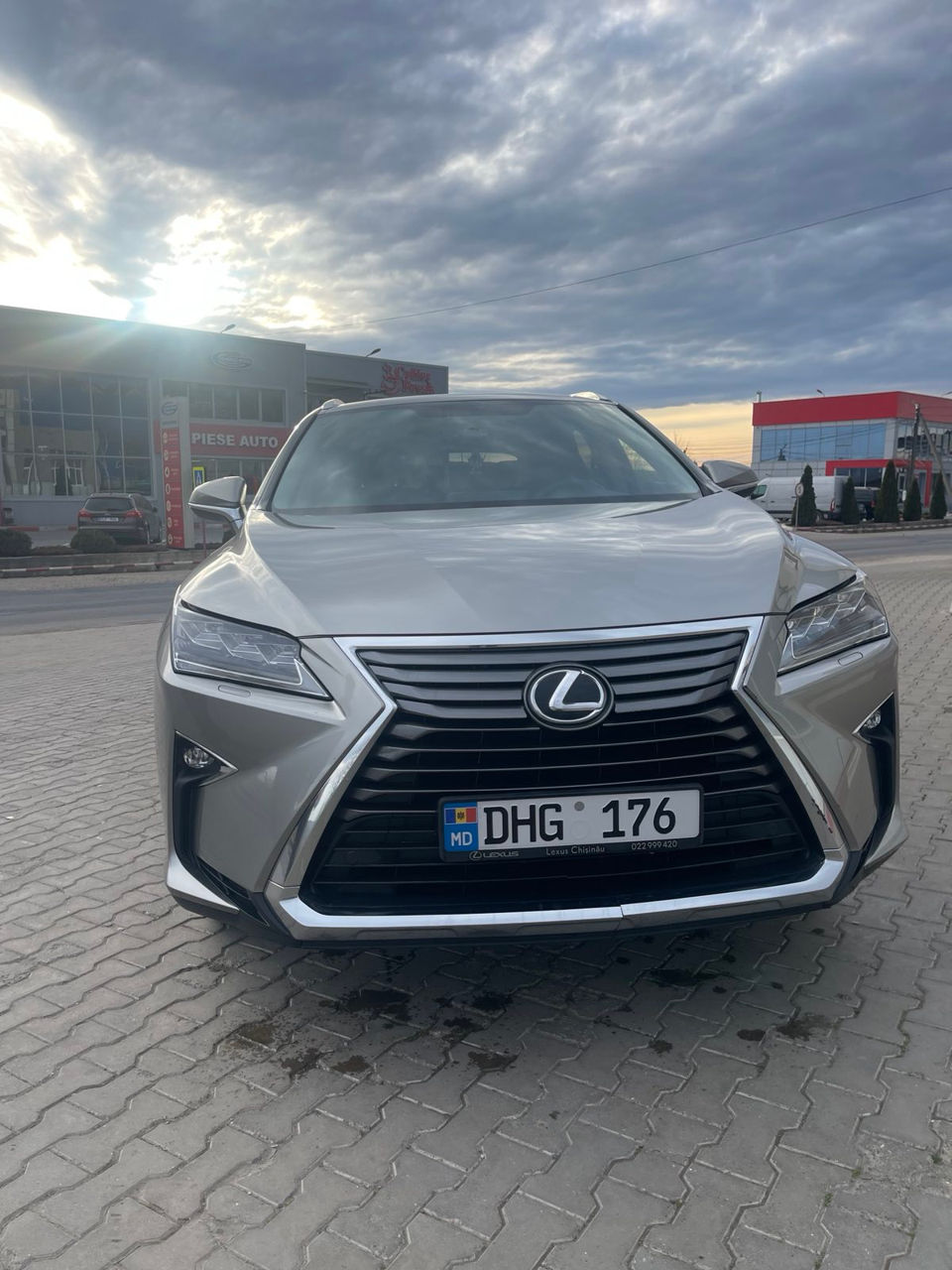 Lexus RX Series an. 2018 cu rulaj 144900 km, Benzină, 29000