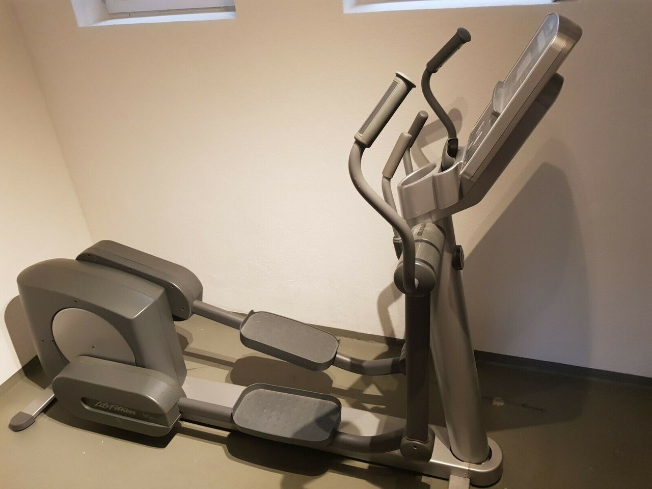 Тренажер Life Fitness xi95 . Simulator Life Fitness.