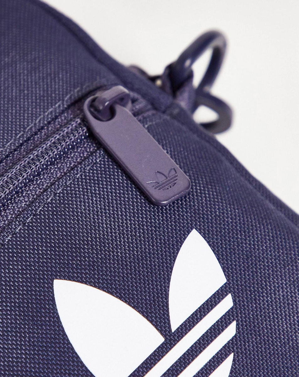 Geantă de corp adidas Originals adicolor cu marcă curea în shadow bleumarin