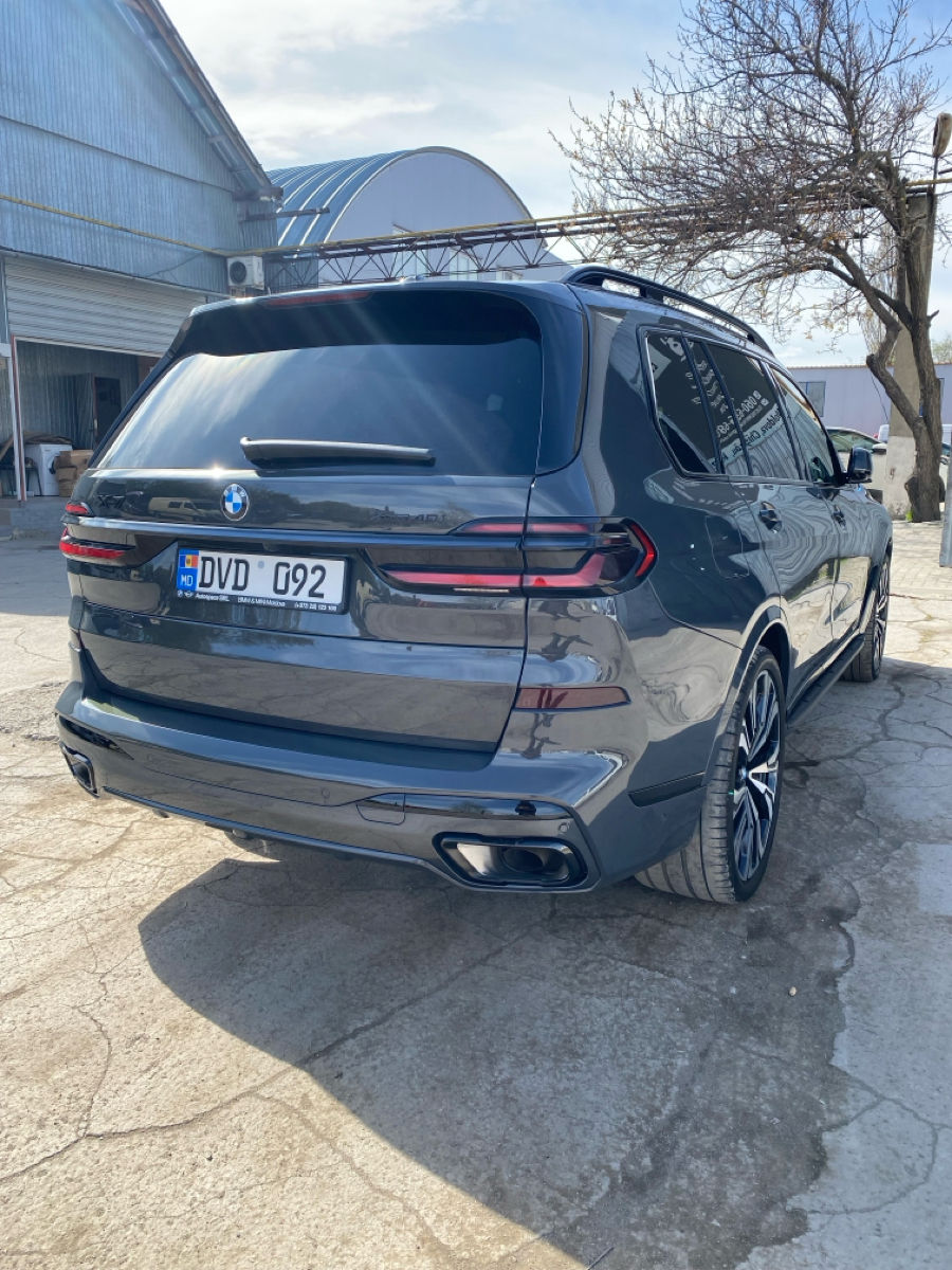 BMW X7 an. 2024 cu rulaj 8000 km, Mild Hybrid (benzină), 110000