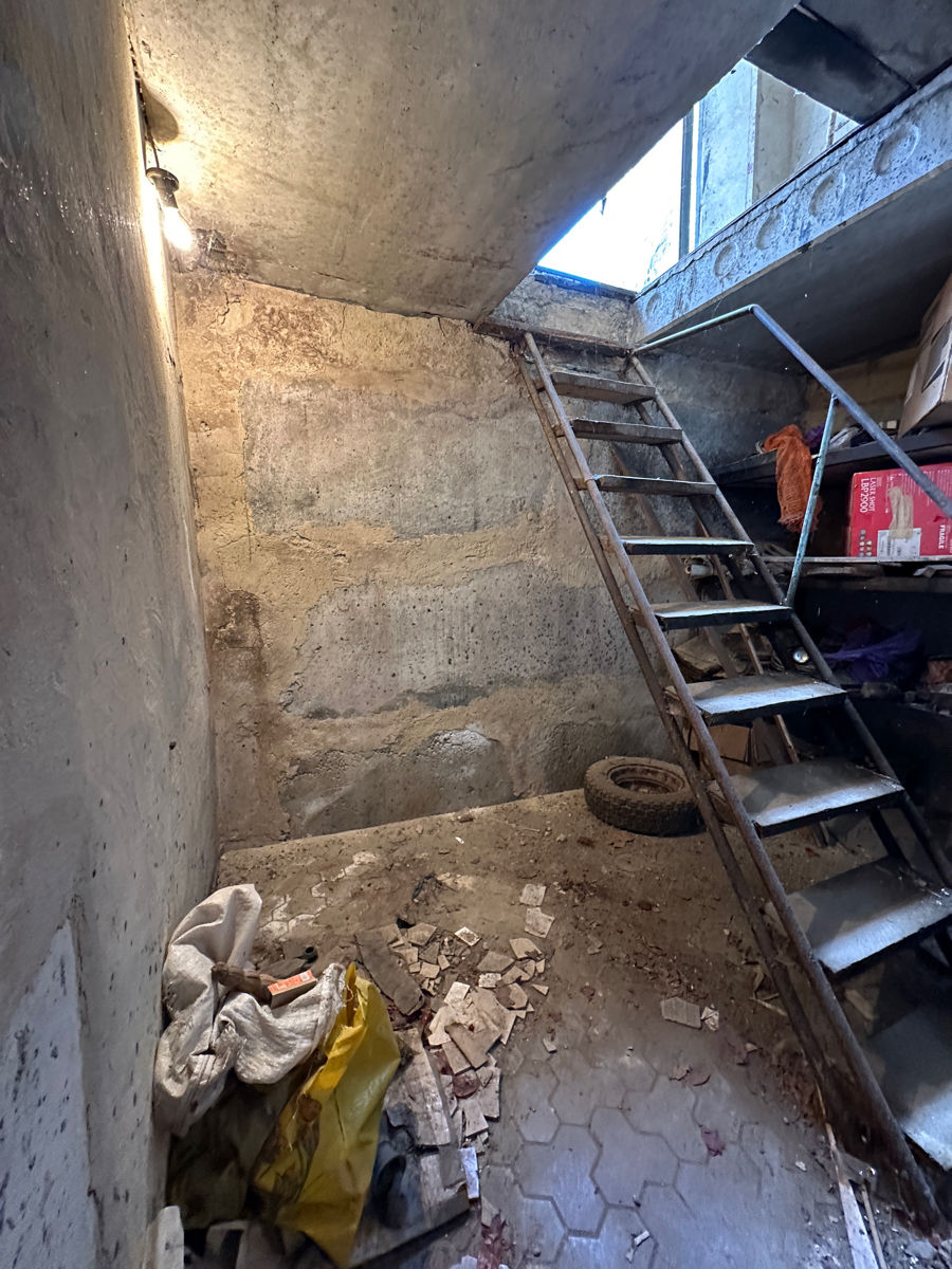 Vând garaj în Buiucani,lângă Flacăra