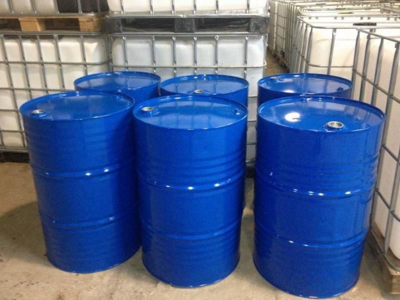 Vind butoaie de metal 150 lei bucata