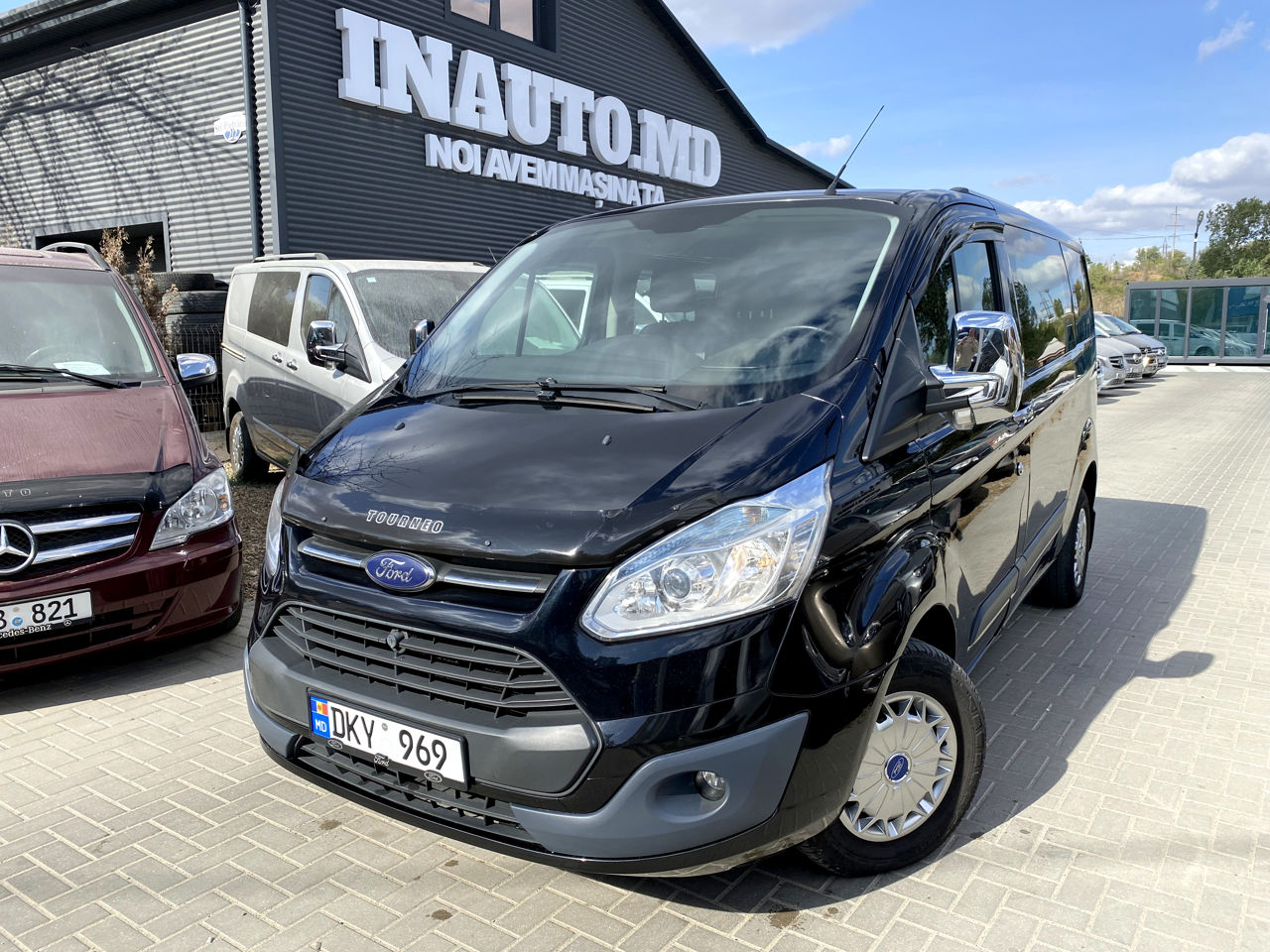 Ford Custom 6 locuri