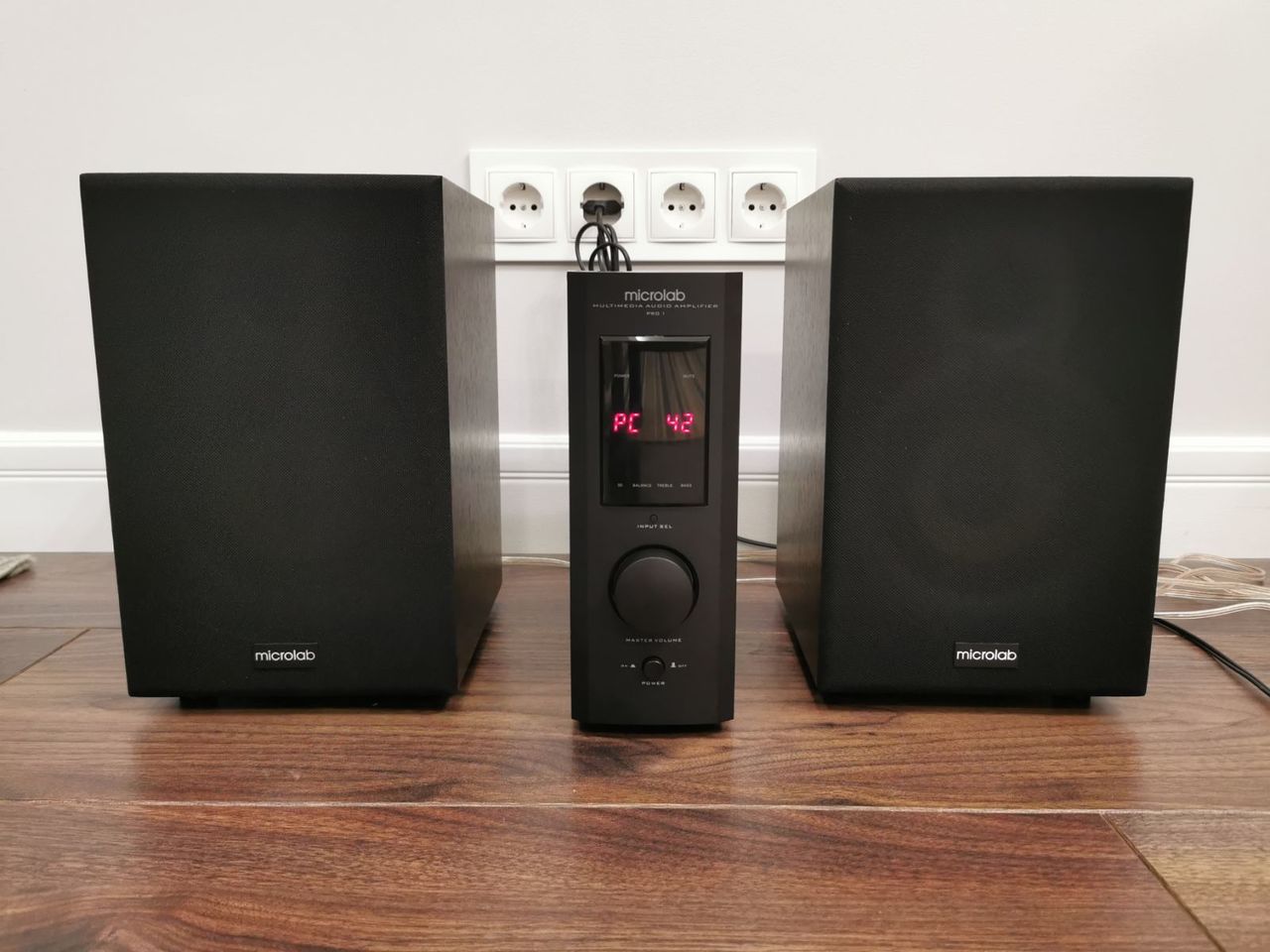 Boxe Microlab PRO1 / Акустика