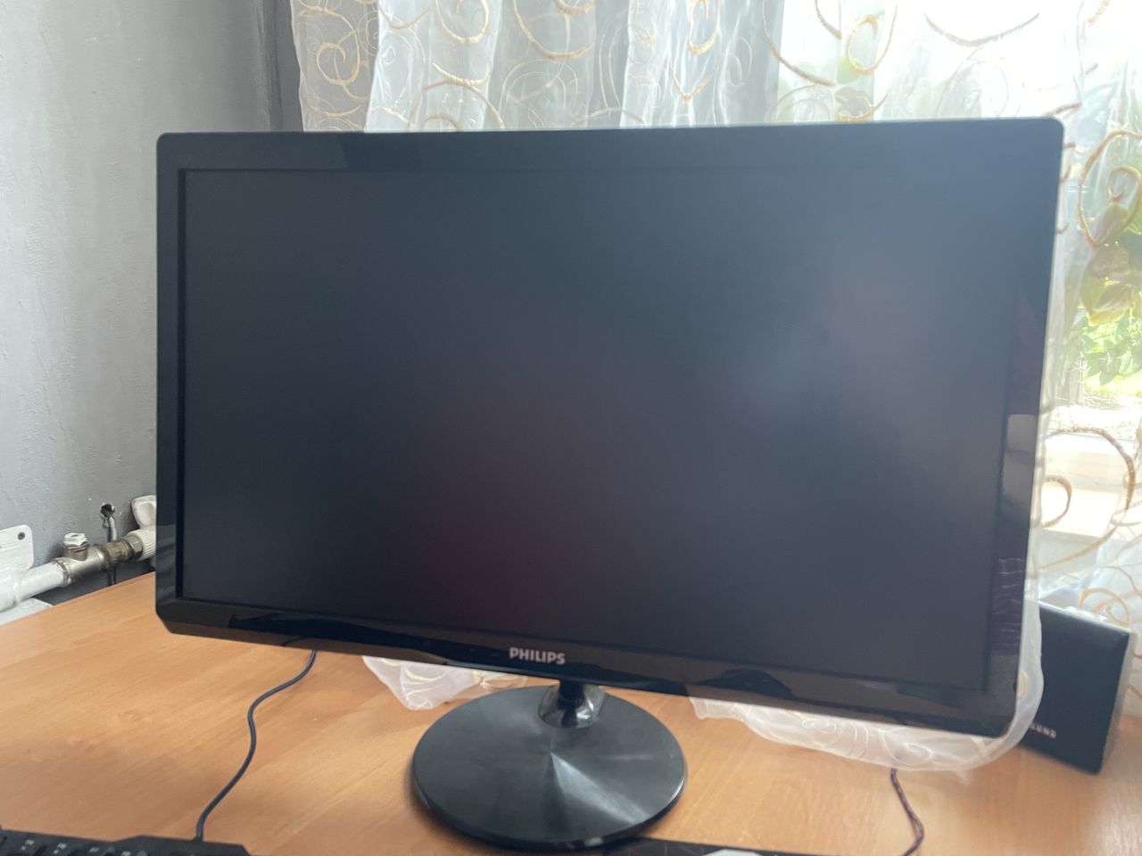 Монитор Philips 247E на 24 дюйма