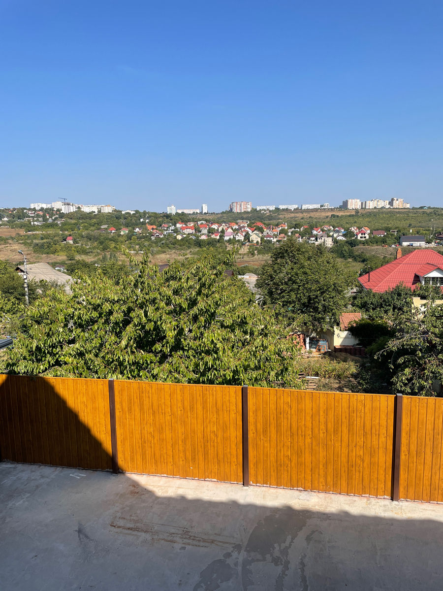 Chisinau, Codru , Casa in 2 nivele!