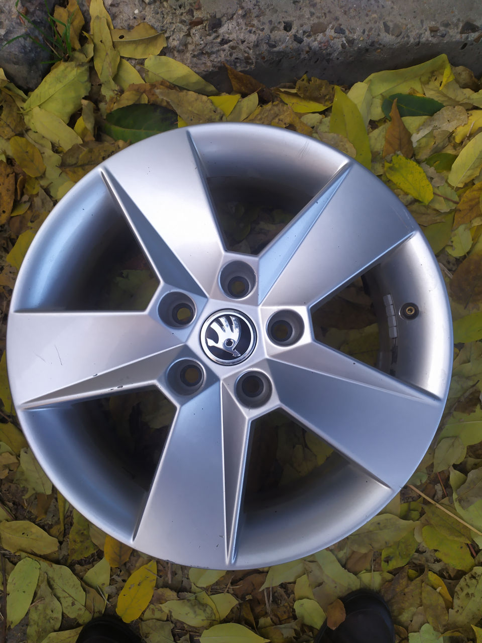 1 диск Skoda Octavia, Superb r16