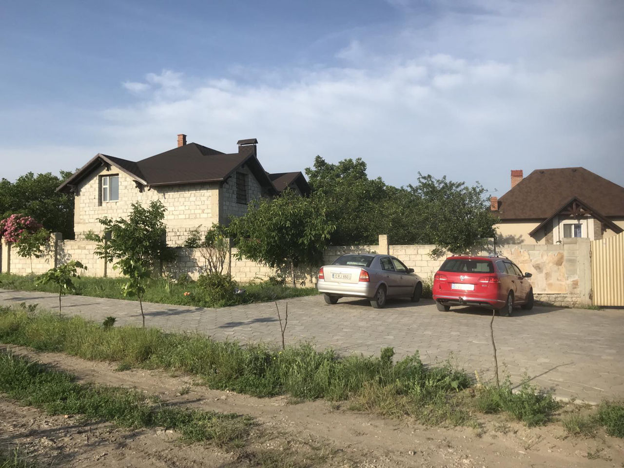 Casa (vila), Chisinau, or. Codru, Schinoasa, linga Kaufland Telecentru