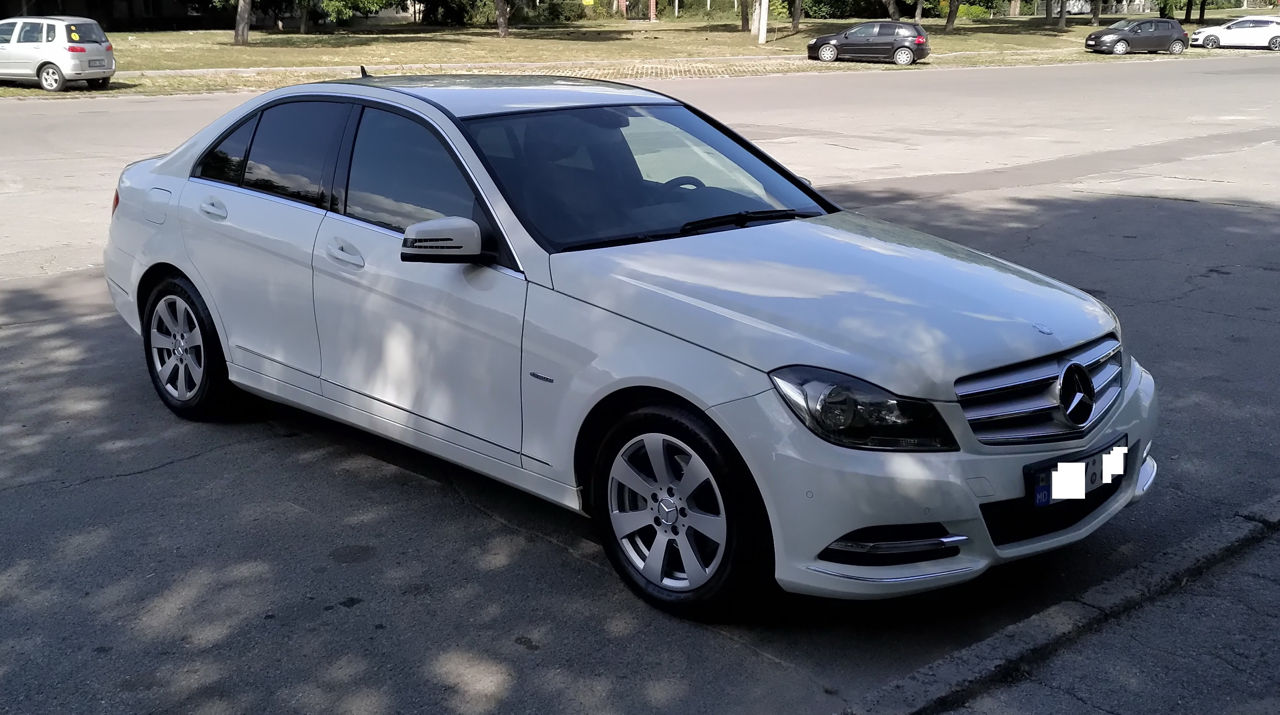 Mercedes C-Class 2012 г. с пробегом 149000 км, Бензин, 12300