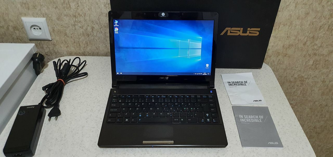 Новый Мощный Asus U35J. icore5 M450 до 3,2MHz. 4ядра. 8gb. SSD 128gb ...