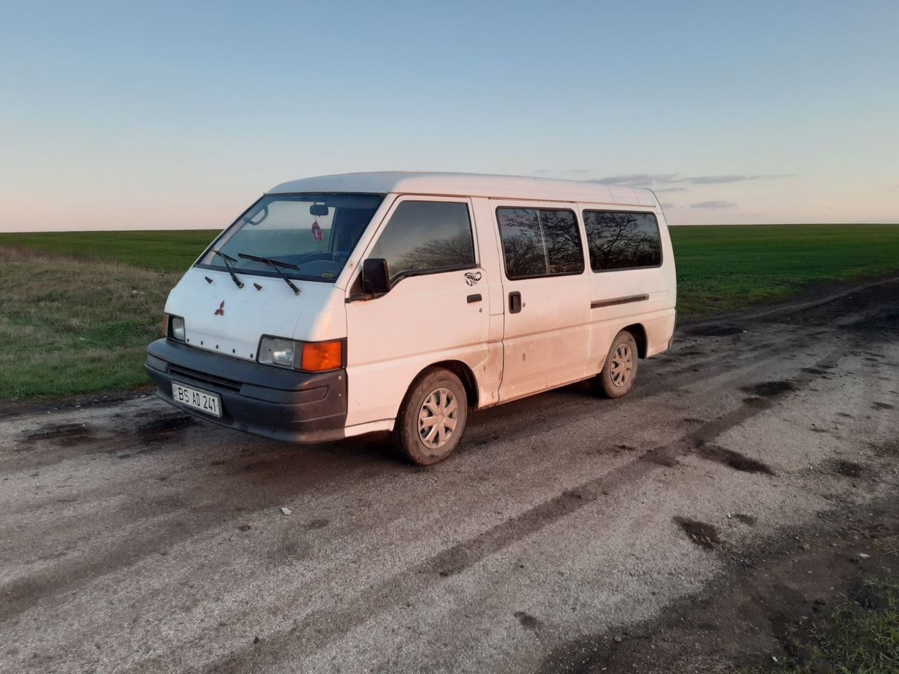 Mitsubishi Бус
