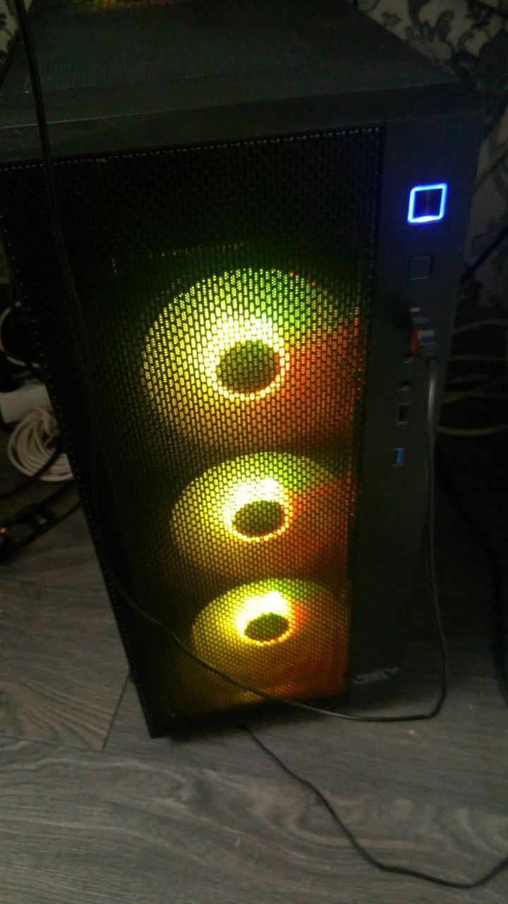 i7-9700K GTX 1080 GIGABYTE Z370N SSD Samsung 970 500 Гб WD Red 4 Тб ...