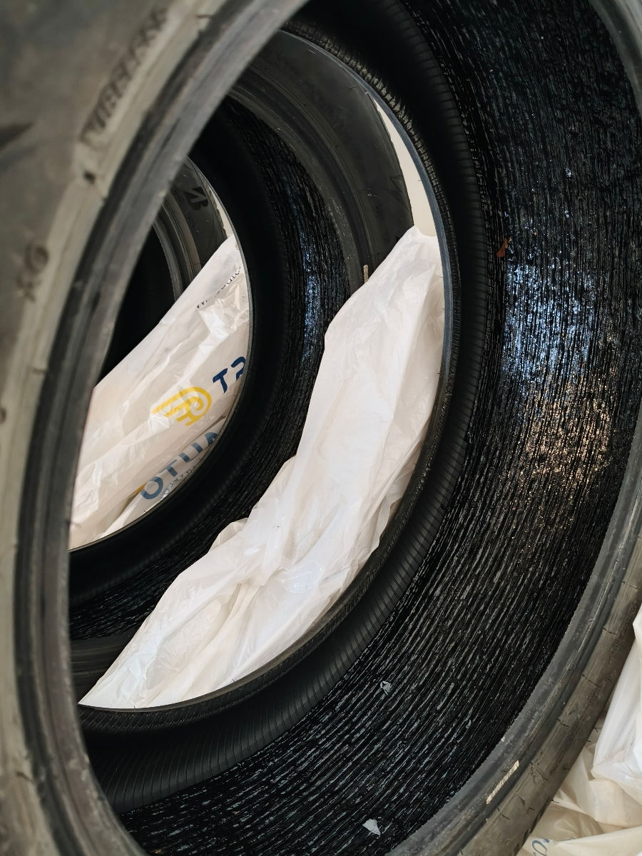 Bridgestone Blizzak LM005