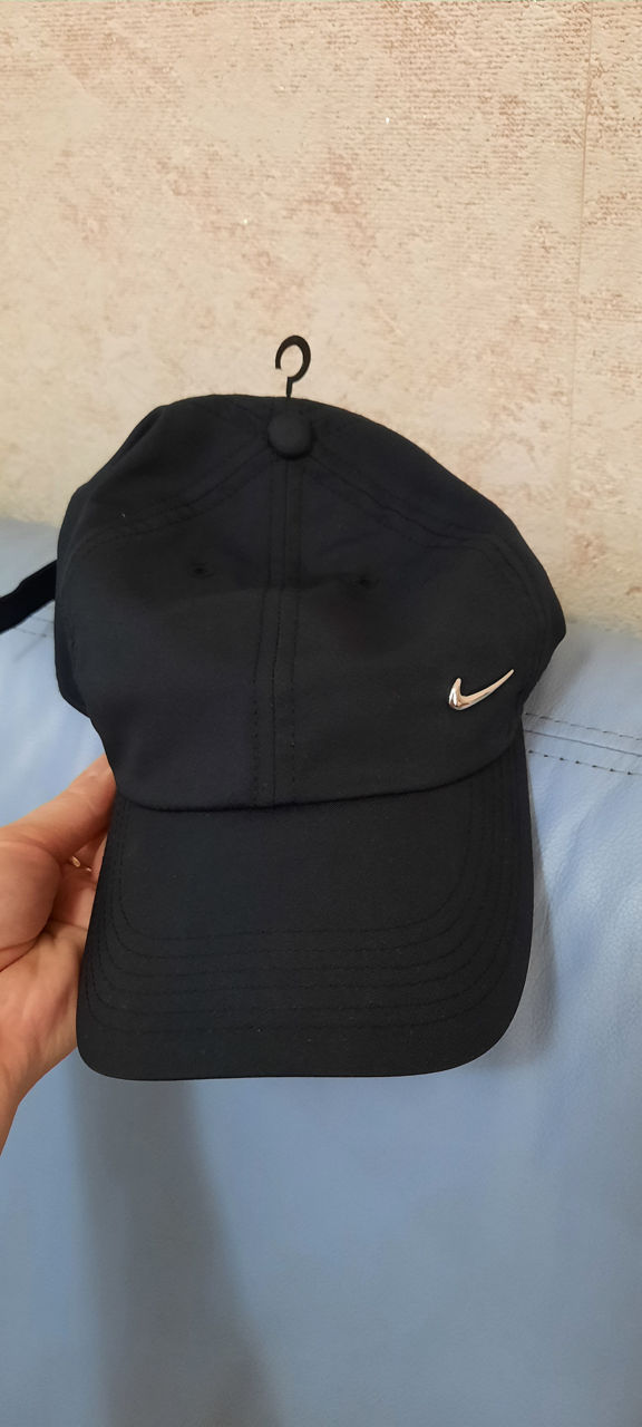 Chipiu Nike original, nou. Pret fix: 400 lei