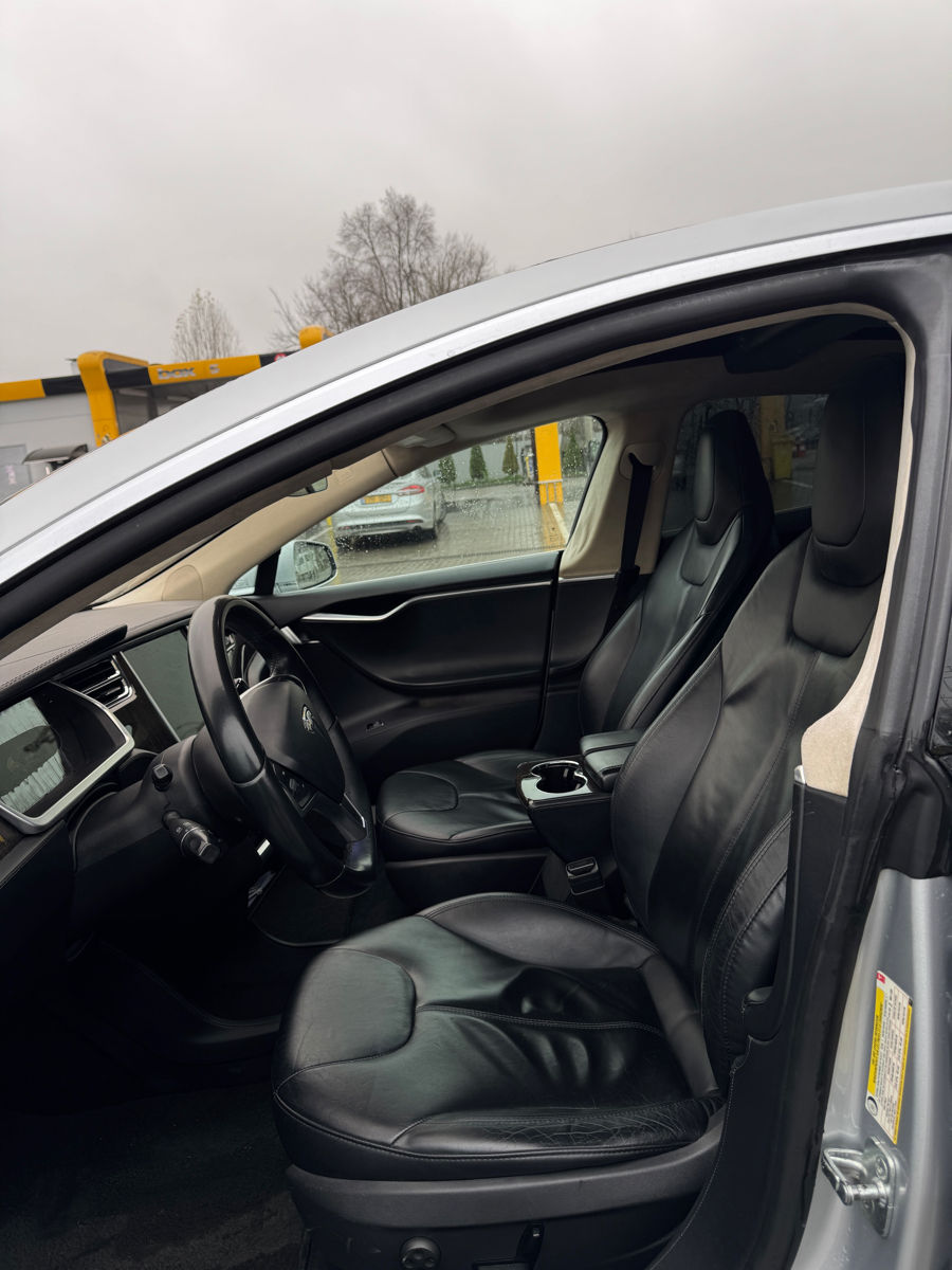 Tesla Model S an. 2014 cu rulaj 153000 km, Electricitate, 15998