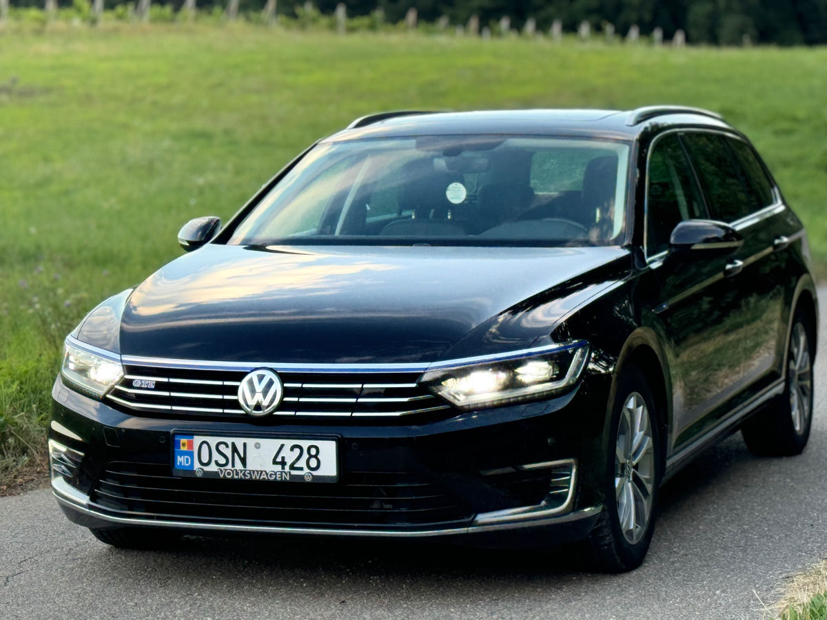 Volkswagen Passat an. 2016 cu rulaj 174000 km, Plug-in Hybrid (benzină ...