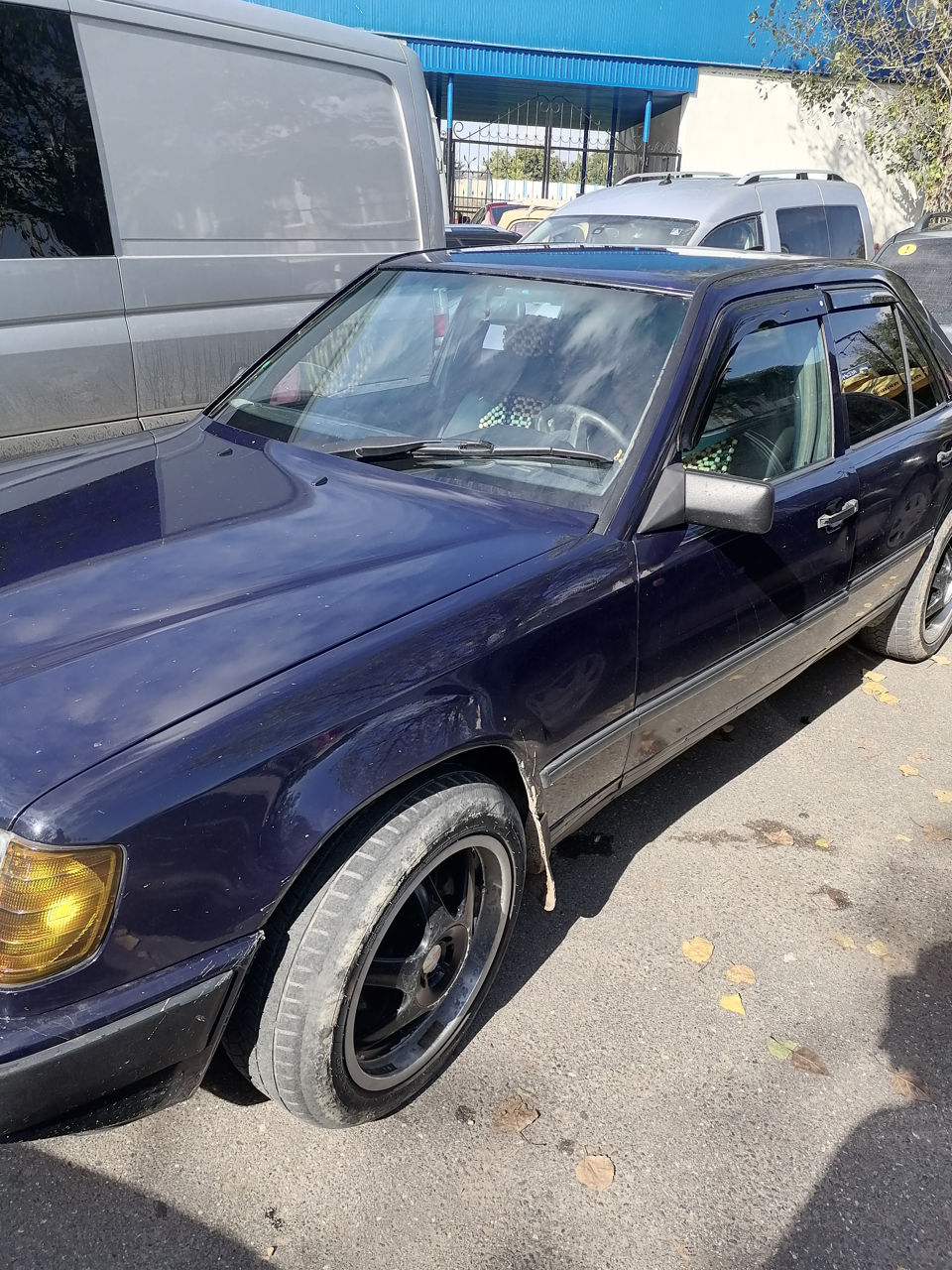 Mercedes Series (W124)