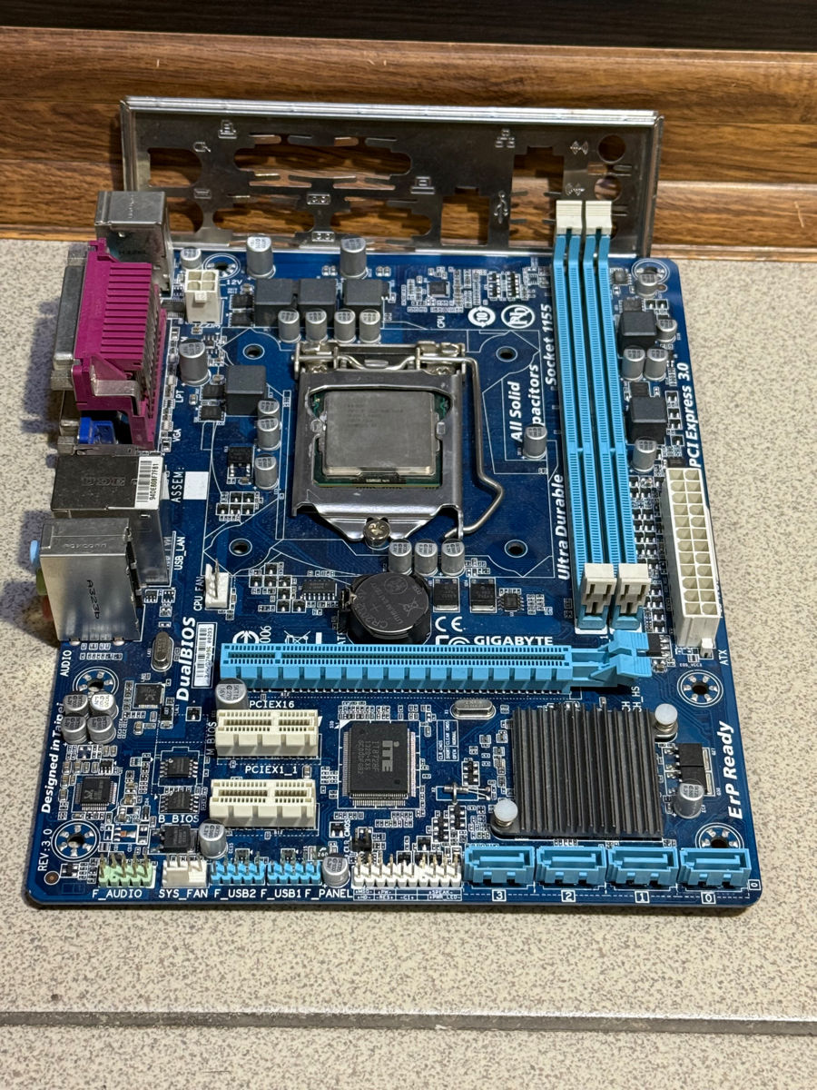 socket 1155 Gigabyte GA-H61M-DS2