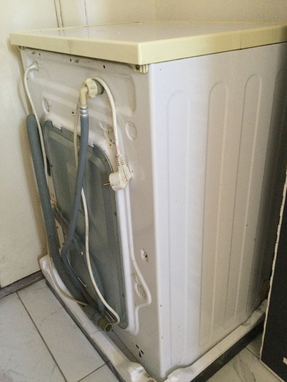 Mașină de spălat LG IntelloWasher 5kg, compactă (44cm grosime)