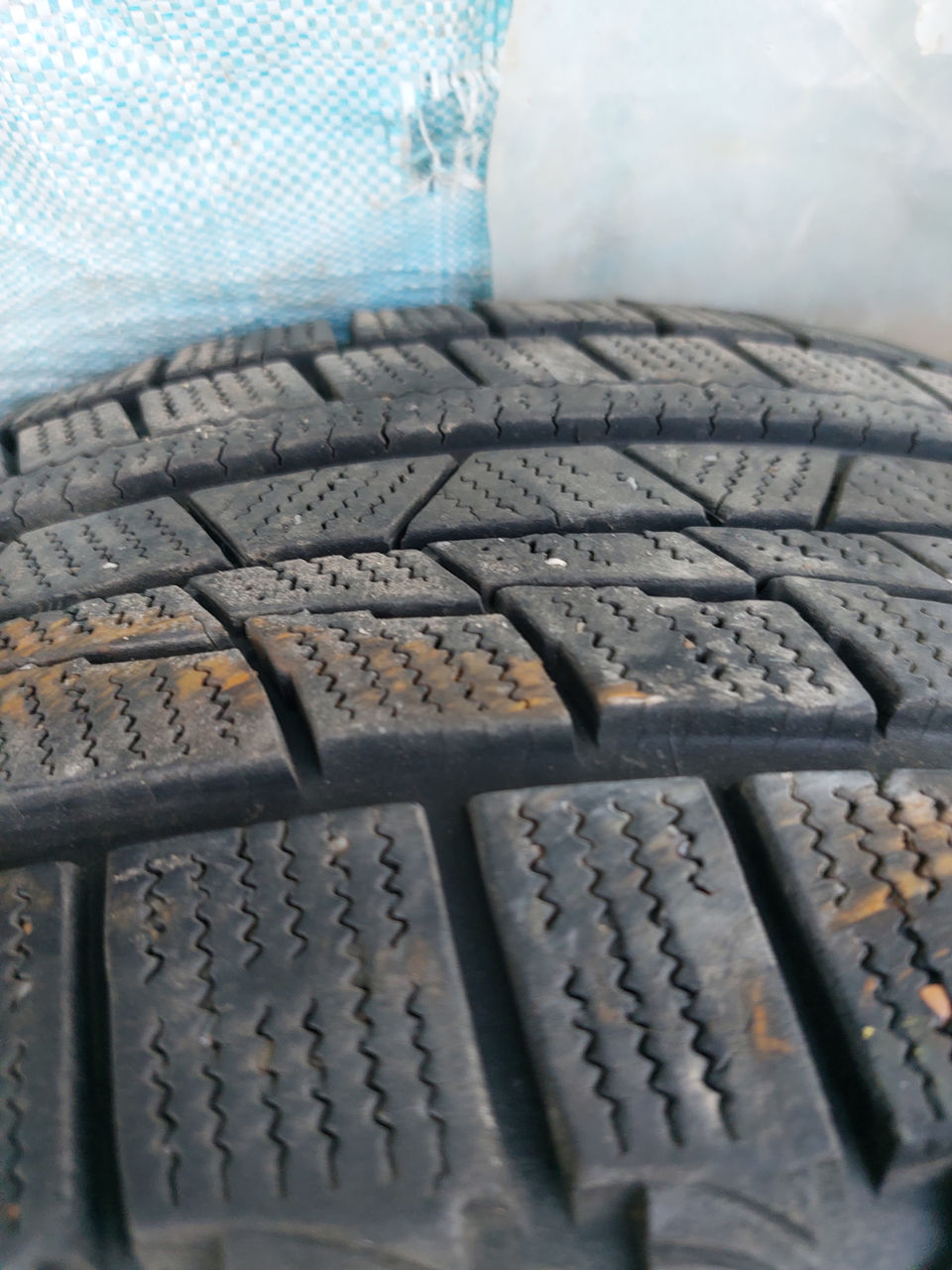 Anvelope 215/50R17 iarnă/vară!!!