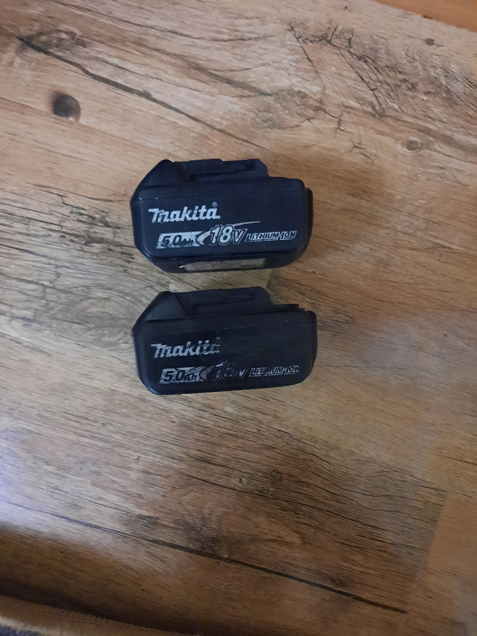 Baterii makita