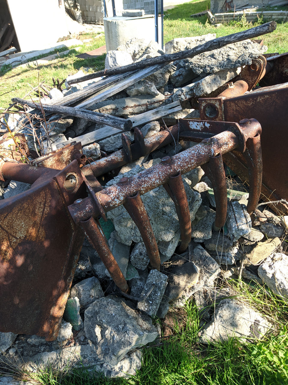 Pentru excavator mai avem si cilindri,aprtur de Iumz,raspridilenii