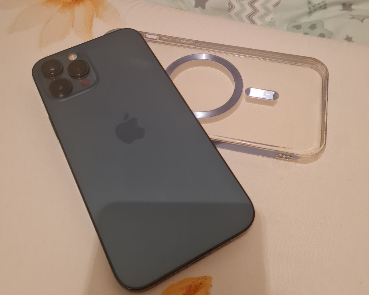 Vind IPhone 12 Promax