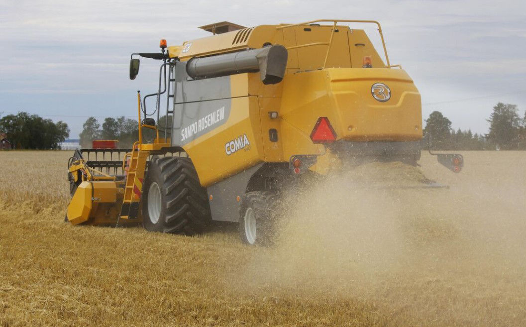 Schimba combina veche pe una noua! Sampo Comia C8 (210c.p.)