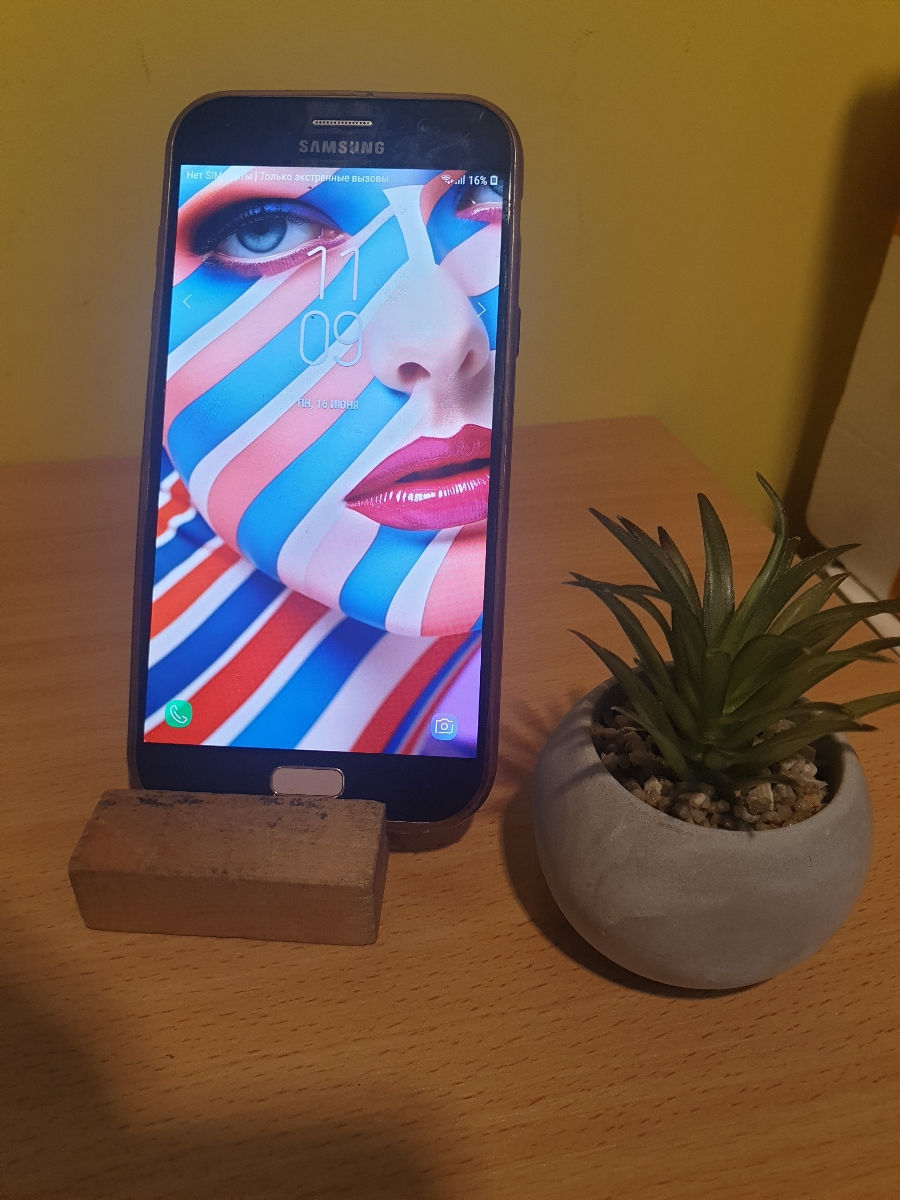 Samsung A720 duos