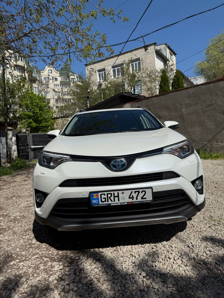 Toyota Rav 4 an. 2018 cu rulaj 230000 km, Hybrid, 17999