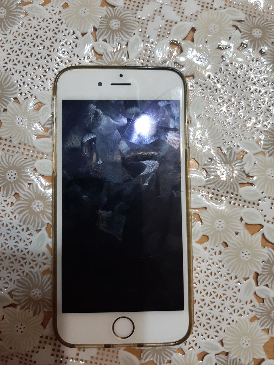 Vind iphone la piese