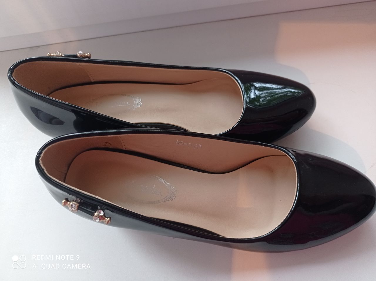 Pantofi de lac m. 36