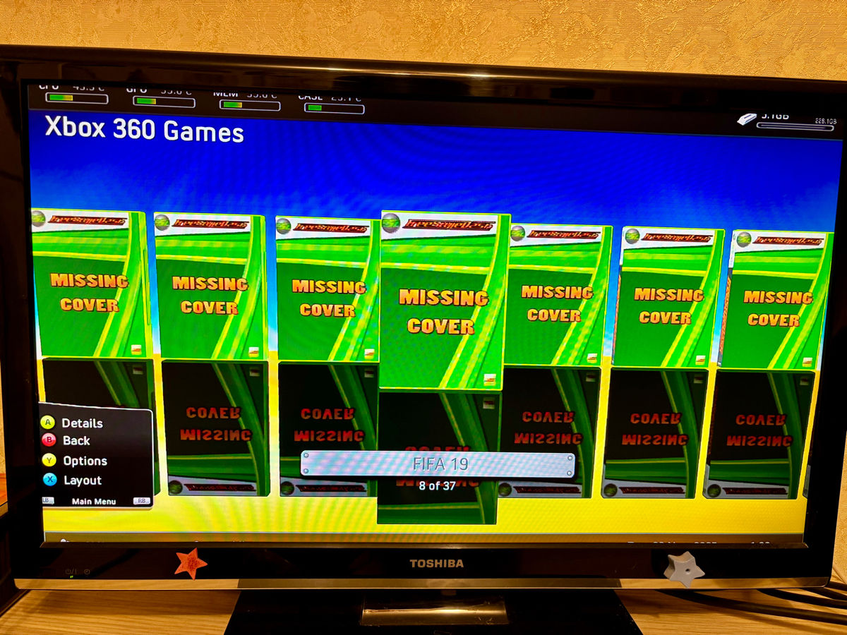 Xbox 360 250GB Limited Edition + 2 джойстика + 37 игр