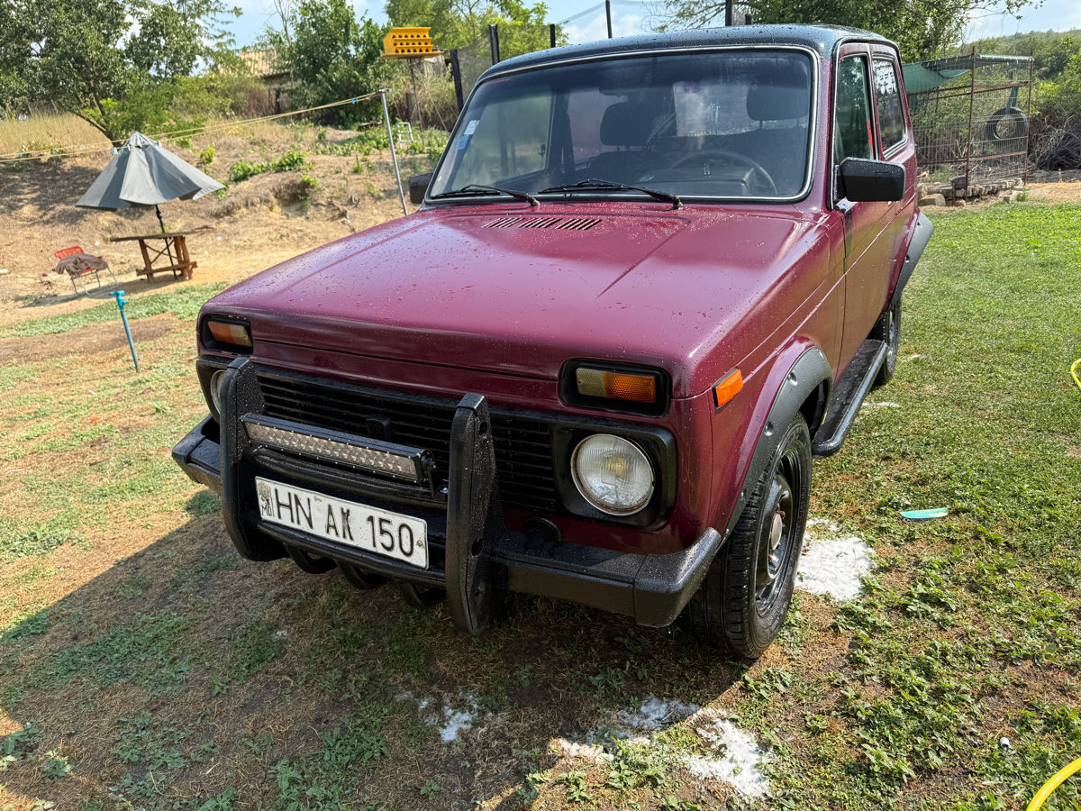 Lada / ВАЗ 2121 (4x4) 2003 г. с пробегом 18000 км, Бензин, 2000