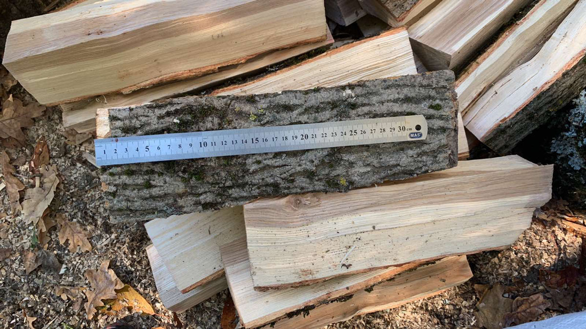 Lemne de foc tari, despicate 2000lei/metru ster