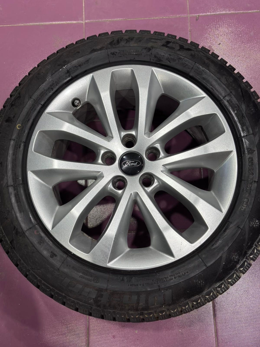 Jante cu anvelope ford escape