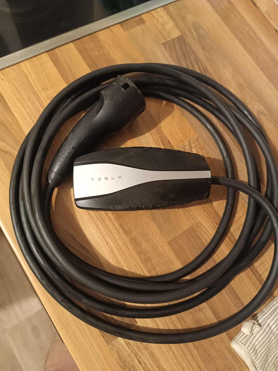 Încărcător original Tesla Mobile Connector Gen 2