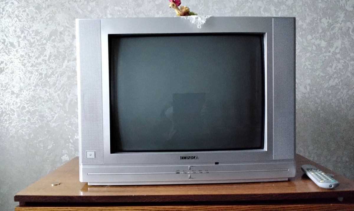Televizor cu pult