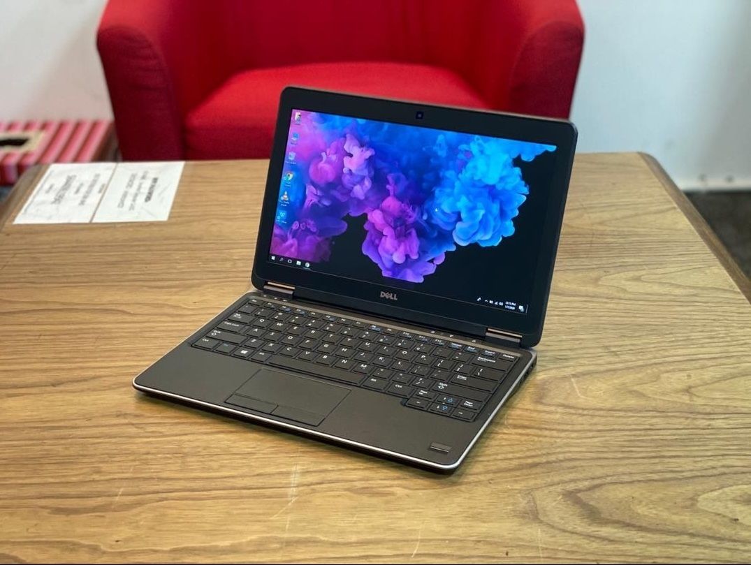 Dell 7240 (12.5 Matt, intel Core i5 4310, 8GB, 128GB SSD)