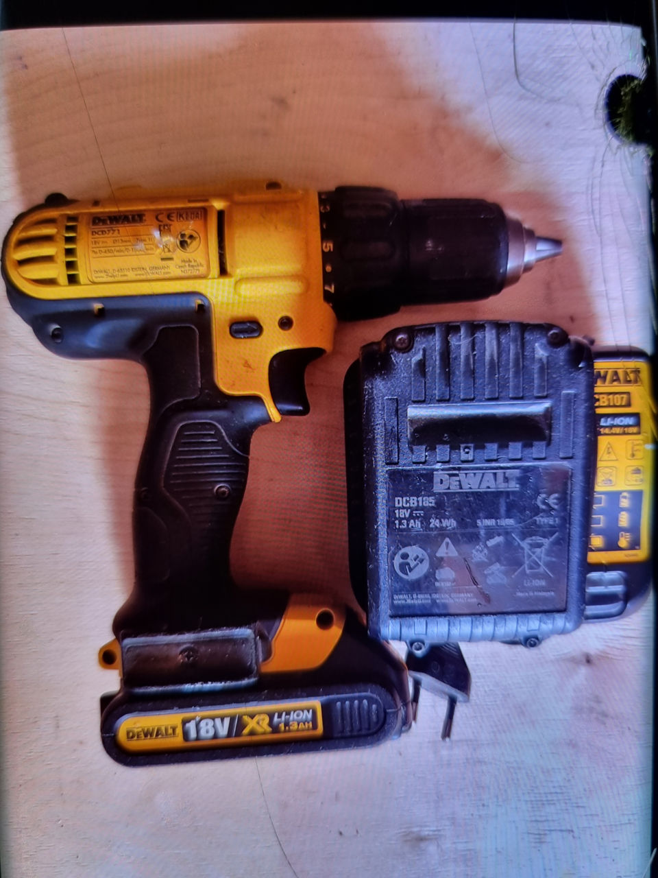 Шуроповерт DeWALT DCD771