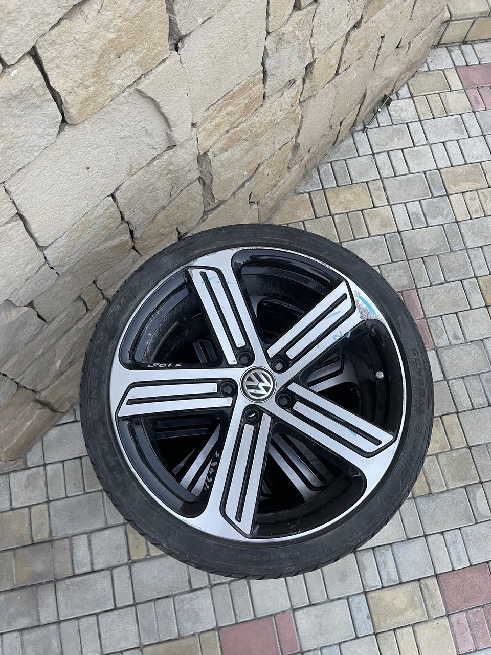 Golf R Golf GTI 235/35/R19