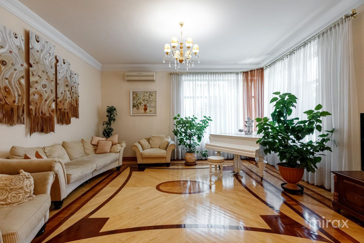 Se vinde casă în sec. Centru, pe str. Aurel David!