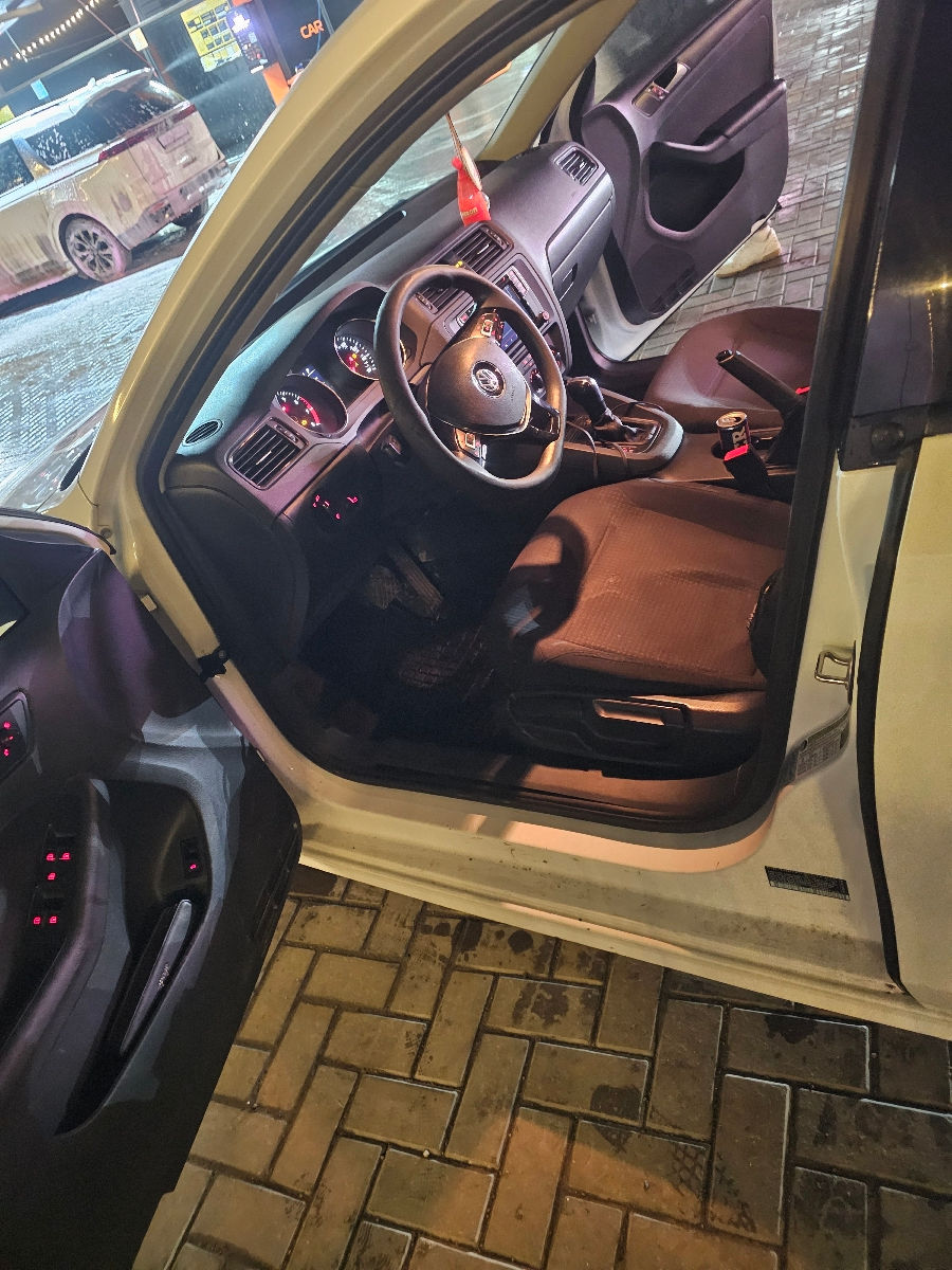 Volkswagen Jetta an. 2016 cu rulaj 300000 km, Benzină, 7500