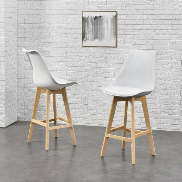 Scaune înalte pentru bar la preturi atractive,modele calitative si stilate!