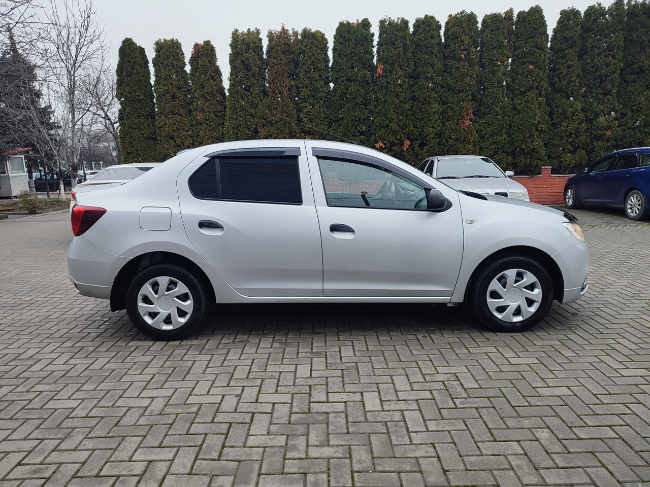 Dacia Logan An 2018 Cu Rulaj 180000 Km Benzin 4600 dacia-logan-an-2018-cu-rulaj-180000-km-benzin-4600
