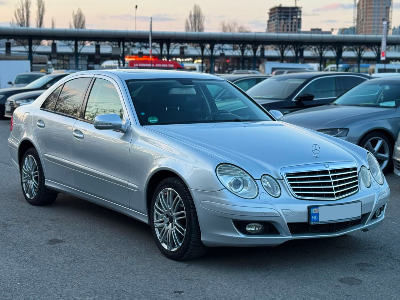 Mercedes E-Class 2007 г. с пробегом 111 км, Бензин, 8999
